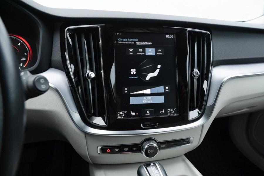 Pelēks Volvo V60 2019 Rīga, ar dzinēja tilpumu 2.00 L un nobraukumu 163 tūkst. km par 15950 €, foto 18 vietnē AUTOMOTO.COM.LV