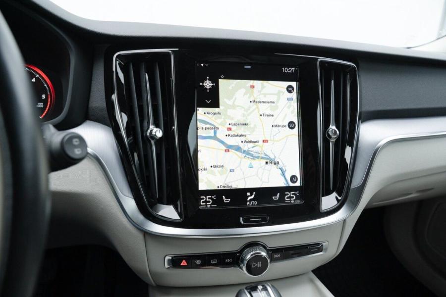 Pelēks Volvo V60 2019 Rīga, ar dzinēja tilpumu 2.00 L un nobraukumu 163 tūkst. km par 15950 €, foto 21 vietnē AUTOMOTO.COM.LV