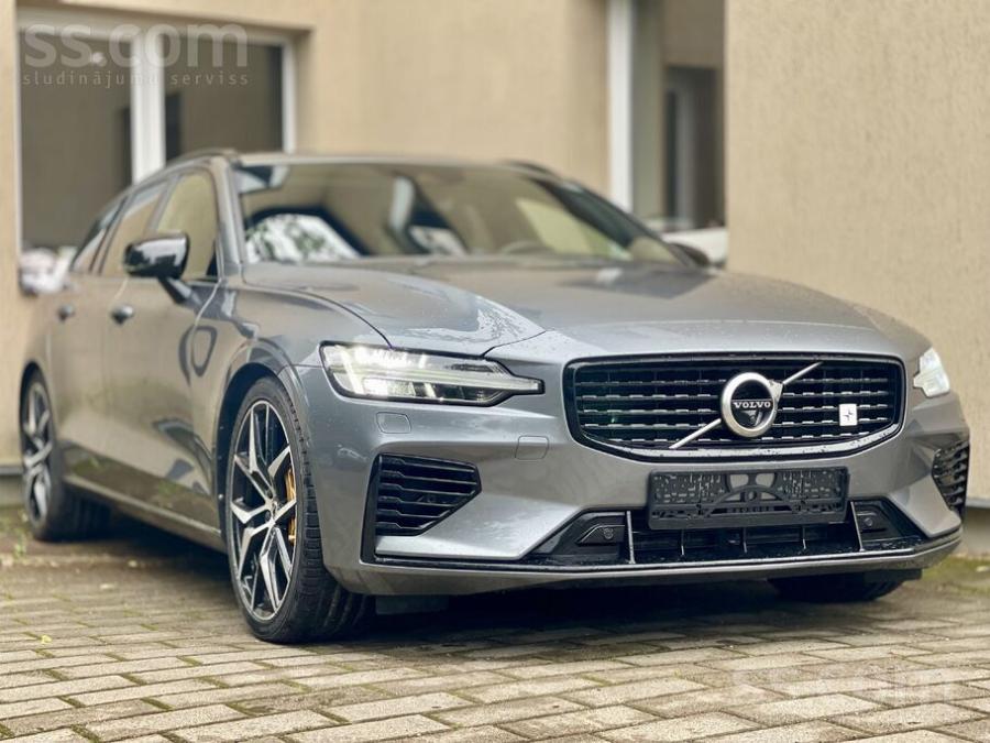 Pelēks Volvo V60 2020 Rīga, ar dzinēja tilpumu 2.00 L un nobraukumu 0 tūkst. km par 30500 €, foto 2 vietnē AUTOMOTO.COM.LV