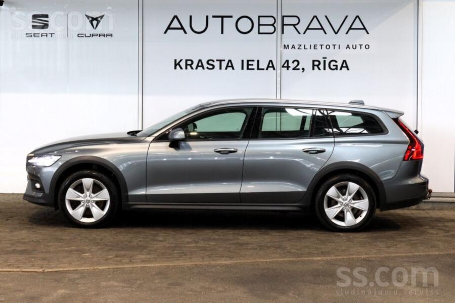 Pelēks Volvo V60 2020 Rīga, ar dzinēja tilpumu 2.00 L un nobraukumu 187 tūkst. km par 20900 €, foto 4 vietnē AUTOMOTO.COM.LV
