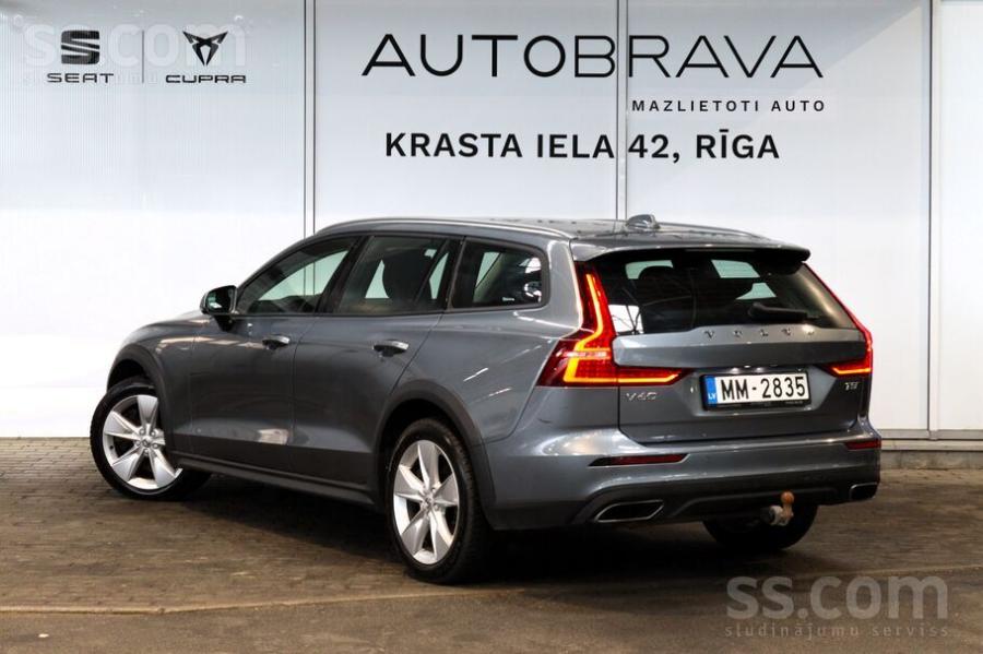 Pelēks Volvo V60 2020 Rīga, ar dzinēja tilpumu 2.00 L un nobraukumu 187 tūkst. km par 20900 €, foto 6 vietnē AUTOMOTO.COM.LV