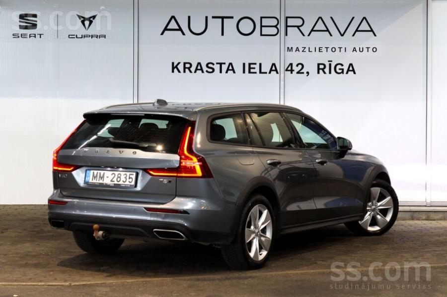 Pelēks Volvo V60 2020 Rīga, ar dzinēja tilpumu 2.00 L un nobraukumu 187 tūkst. km par 20900 €, foto 8 vietnē AUTOMOTO.COM.LV