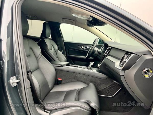 Pelēks Volvo V60 2020 Tallina, ar dzinēja tilpumu 2.00 L un nobraukumu 183 tūkst. km par 19999 €, foto 11 vietnē AUTOMOTO.COM.LV