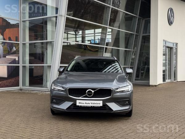 Grey Volvo V60 2020 in Valmiera, with an engine capacity of 2.00 L and mileage of 183 thousand km for 19900 €, photo 2 on AUTOMOTO.COM.LV