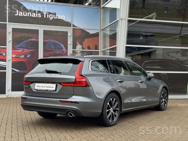 Grey Volvo V60 2020 in Valmiera, with an engine capacity of 2.00 L and mileage of 183 thousand km for 19900 €, photo 6 on AUTOMOTO.COM.LV