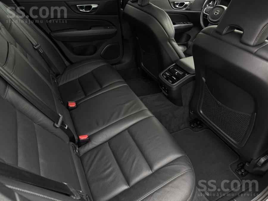 Pelēks Volvo V60 2020 Valmiera, ar dzinēja tilpumu 2.00 L un nobraukumu 183 tūkst. km par 19900 €, foto 24 vietnē AUTOMOTO.COM.LV