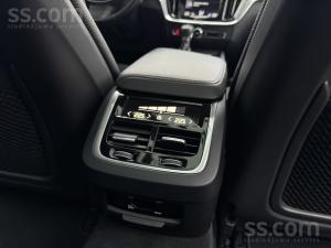 Pelēks Volvo V60 2020 Valmiera, ar dzinēja tilpumu 2.00 L un nobraukumu 183 tūkst. km par 19900 €, foto 25 vietnē AUTOMOTO.COM.LV