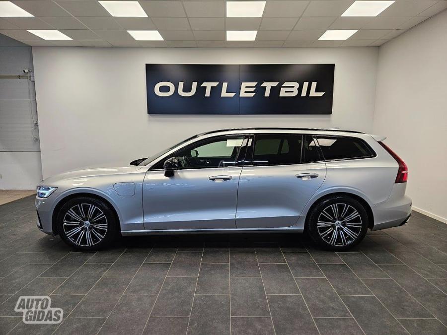 Grey Volvo V60 2020 in Kaunas, with an engine capacity of 0.00 L and mileage of 73 thousand km for 36192 €, photo 2 on AUTOMOTO.COM.LV