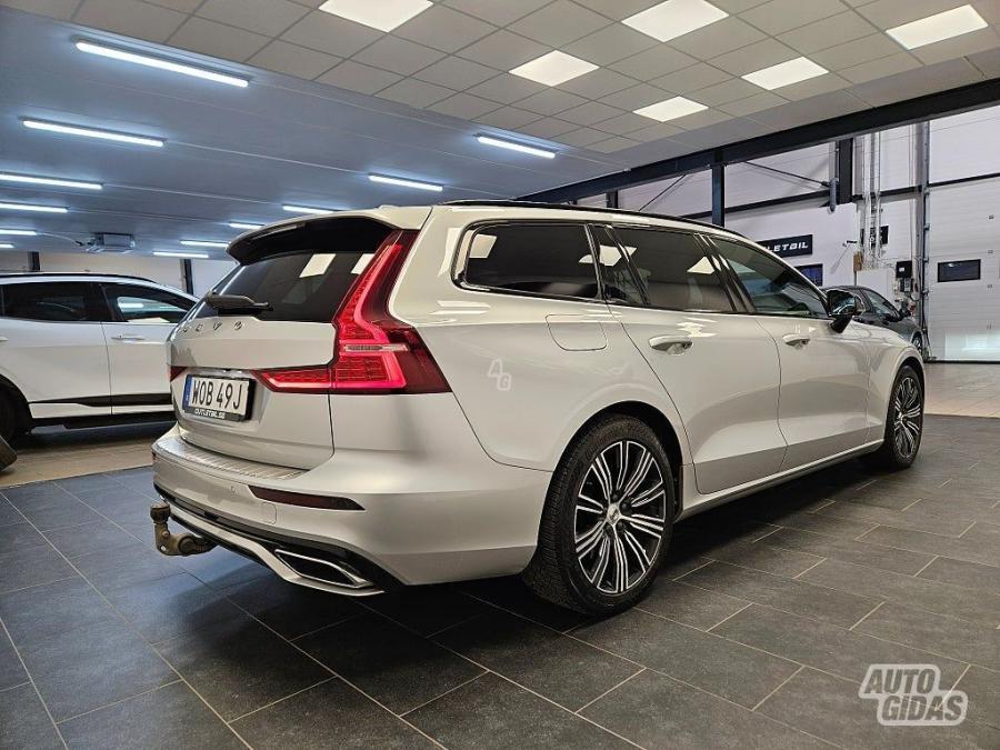 Grey Volvo V60 2020 in Kaunas, with an engine capacity of 0.00 L and mileage of 73 thousand km for 36192 €, photo 9 on AUTOMOTO.COM.LV