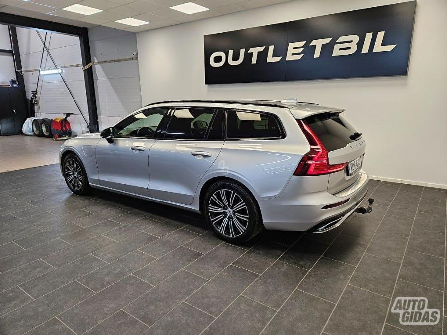 Grey Volvo V60 2020 in Kaunas, with an engine capacity of 0.00 L and mileage of 73 thousand km for 36192 €, photo 10 on AUTOMOTO.COM.LV