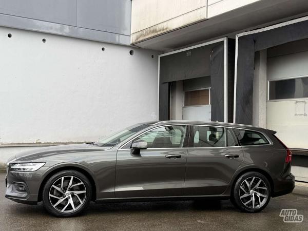 Grey Volvo V60 2020 in Kaunas, with an engine capacity of 2.00 L and mileage of 63 thousand km for 27437 €, photo 3 on AUTOMOTO.COM.LV