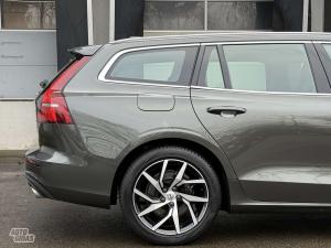 Pelēks Volvo V60 2020 Kauņa, ar dzinēja tilpumu 2.00 L un nobraukumu 63 tūkst. km par 27437 €, foto 30 vietnē AUTOMOTO.COM.LV