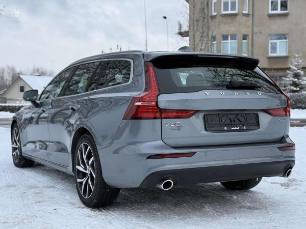 Pelēks Volvo V60 2020 Ukmergė, ar dzinēja tilpumu 1.97 L un nobraukumu 242 tūkst. km par 17950 €, foto 4 vietnē AUTOMOTO.COM.LV