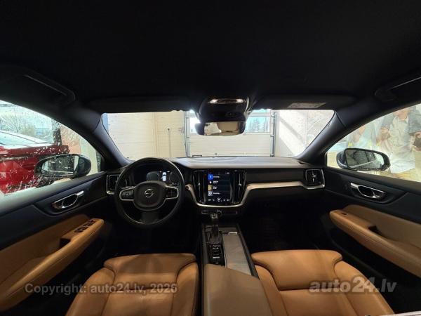 Pelēks Volvo V60 2020 Rakvere, ar dzinēja tilpumu 2.00 L un nobraukumu 207 tūkst. km par 17600 €, foto 5 vietnē AUTOMOTO.COM.LV