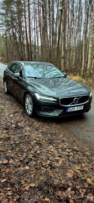 Pelēks Volvo V60 2020 Tallina, ar dzinēja tilpumu 2.00 L un nobraukumu 97 tūkst. km par 23000 €, foto 4 vietnē AUTOMOTO.COM.LV