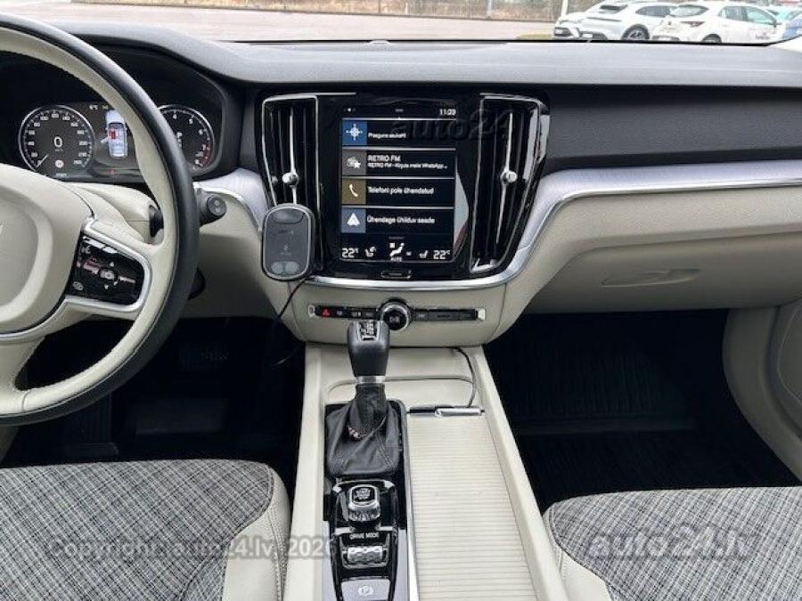 Grey Volvo V60 2020 in Tallinn, with an engine capacity of 2.00 L and mileage of 97 thousand km for 19900 €, photo 10 on AUTOMOTO.COM.LV