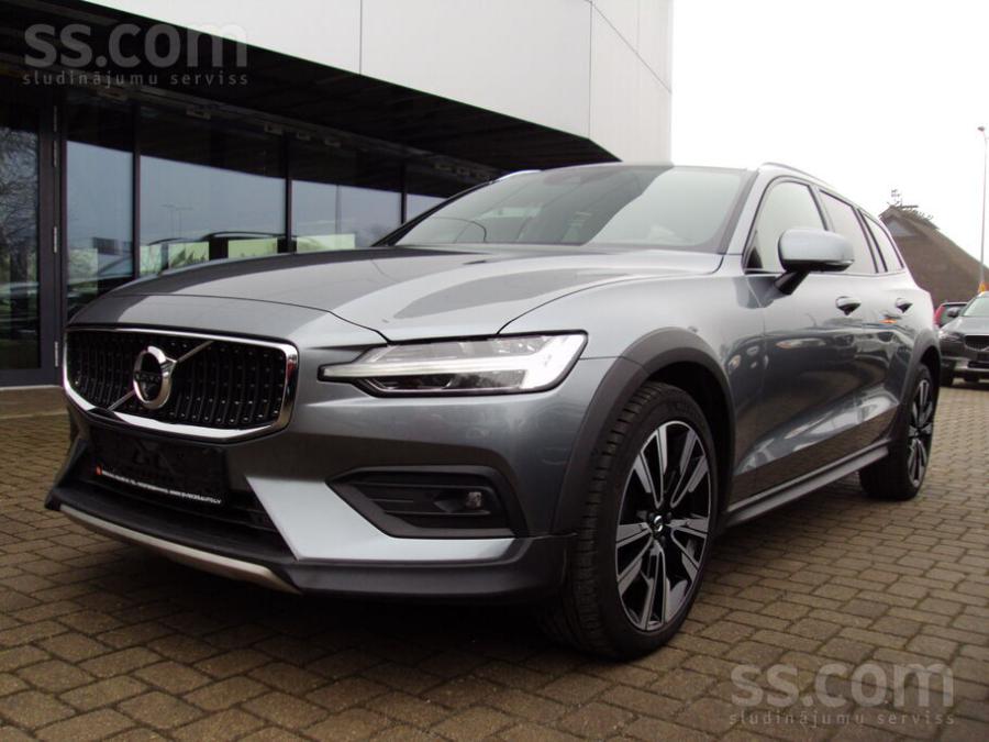 Grey Volvo V60 2020 in Riga, with an engine capacity of 2.00 L and mileage of 84 thousand km for 26300 €, photo 1 on AUTOMOTO.COM.LV