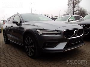 Grey Volvo V60 2020 in Riga, with an engine capacity of 2.00 L and mileage of 84 thousand km for 26300 €, photo 3 on AUTOMOTO.COM.LV