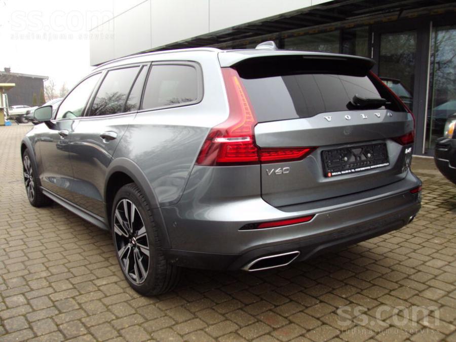 Grey Volvo V60 2020 in Riga, with an engine capacity of 2.00 L and mileage of 84 thousand km for 26300 €, photo 5 on AUTOMOTO.COM.LV