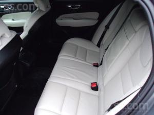 Grey Volvo V60 2020 in Riga, with an engine capacity of 2.00 L and mileage of 84 thousand km for 26300 €, photo 6 on AUTOMOTO.COM.LV