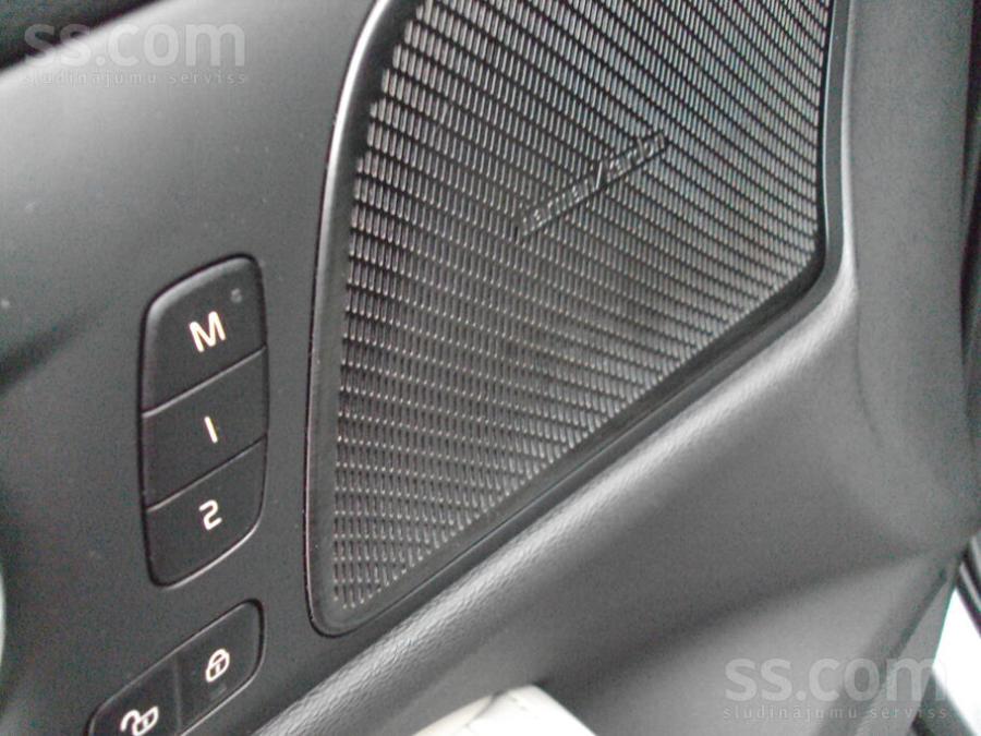 Grey Volvo V60 2020 in Riga, with an engine capacity of 2.00 L and mileage of 84 thousand km for 26300 €, photo 12 on AUTOMOTO.COM.LV