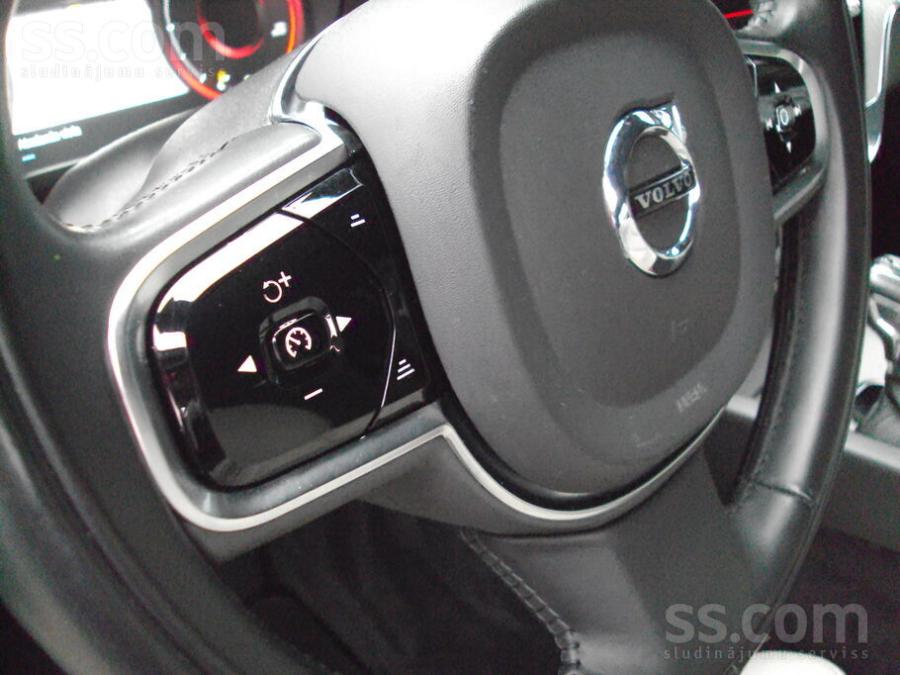 Grey Volvo V60 2020 in Riga, with an engine capacity of 2.00 L and mileage of 84 thousand km for 26300 €, photo 15 on AUTOMOTO.COM.LV