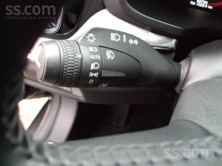 Grey Volvo V60 2020 in Riga, with an engine capacity of 2.00 L and mileage of 84 thousand km for 26300 €, photo 16 on AUTOMOTO.COM.LV