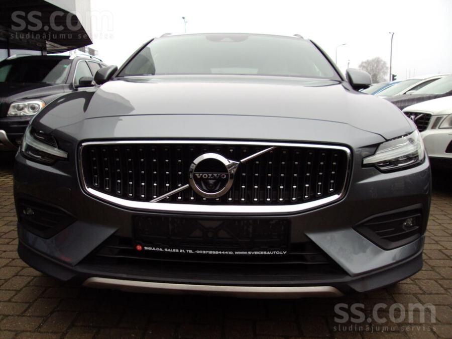 Grey Volvo V60 2020 in Riga, with an engine capacity of 2.00 L and mileage of 84 thousand km for 26300 €, photo 18 on AUTOMOTO.COM.LV