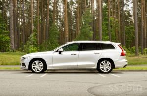 Grey Volvo V60 2020 in Riga, with an engine capacity of 2.00 L and mileage of 265 thousand km for 16390 €, photo 6 on AUTOMOTO.COM.LV
