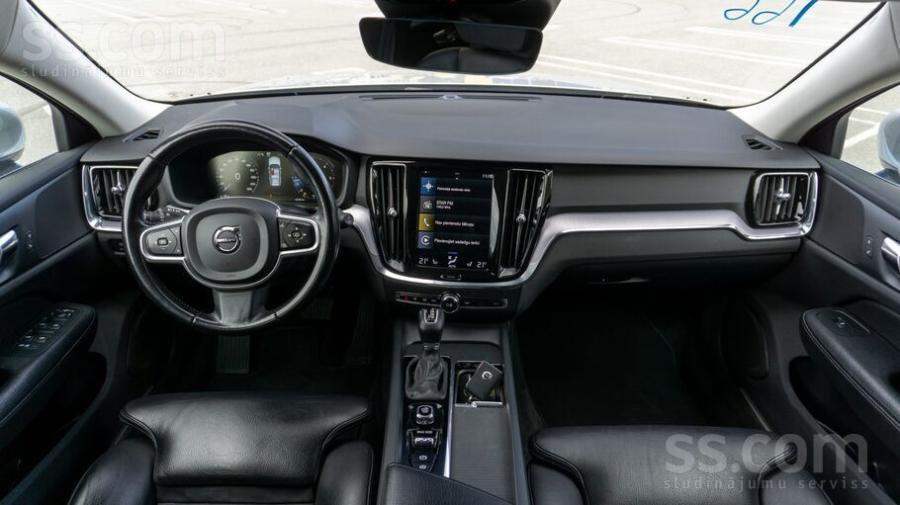 Grey Volvo V60 2020 in Riga, with an engine capacity of 2.00 L and mileage of 265 thousand km for 16390 €, photo 13 on AUTOMOTO.COM.LV