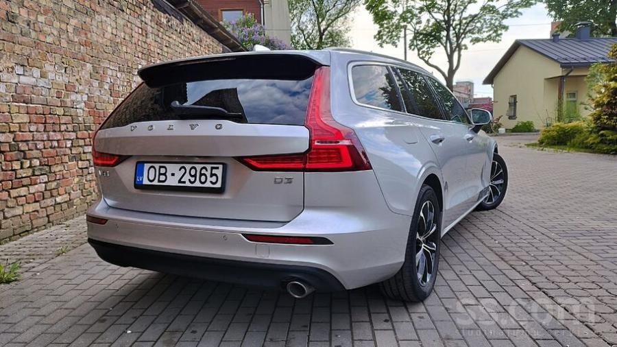 Pelēks Volvo V60 2020 Rīga, ar dzinēja tilpumu 2.00 L un nobraukumu 120 tūkst. km par 17990 €, foto 5 vietnē AUTOMOTO.COM.LV