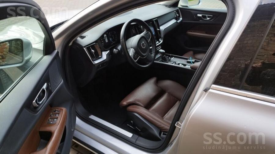 Pelēks Volvo V60 2020 Rīga, ar dzinēja tilpumu 2.00 L un nobraukumu 120 tūkst. km par 17990 €, foto 6 vietnē AUTOMOTO.COM.LV