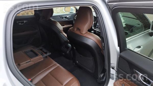 Pelēks Volvo V60 2020 Rīga, ar dzinēja tilpumu 2.00 L un nobraukumu 120 tūkst. km par 17990 €, foto 6 vietnē AUTOMOTO.COM.LV