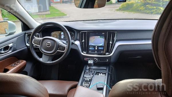 Pelēks Volvo V60 2020 Rīga, ar dzinēja tilpumu 2.00 L un nobraukumu 120 tūkst. km par 17990 €, foto 7 vietnē AUTOMOTO.COM.LV