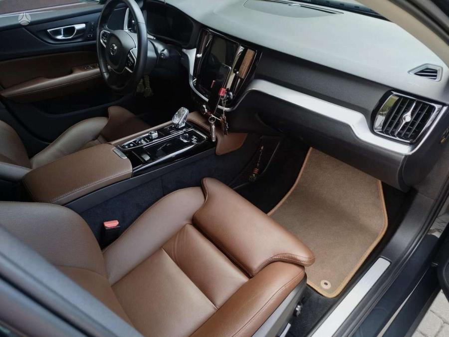 Pelēks Volvo V60 2020 Klaipėda, ar dzinēja tilpumu 1.97 L un nobraukumu 164 tūkst. km par 21400 €, foto 10 vietnē AUTOMOTO.COM.LV