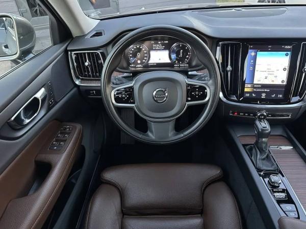 Pelēks Volvo V60 2020 Jelgava, ar dzinēja tilpumu 2.00 L un nobraukumu 210 tūkst. km par 17900 €, foto 6 vietnē AUTOMOTO.COM.LV
