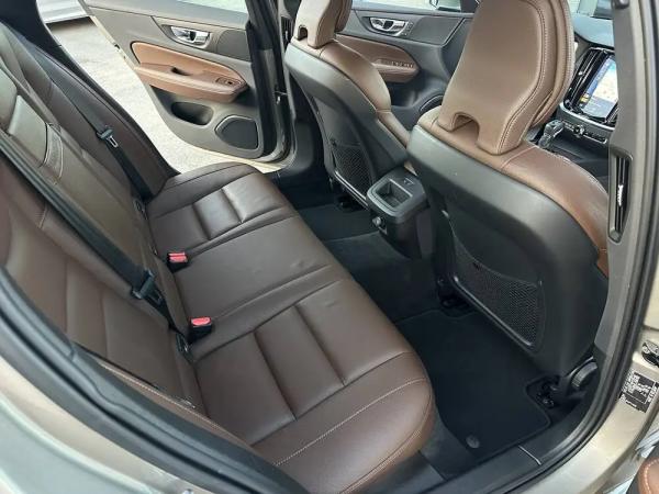 Pelēks Volvo V60 2020 Jelgava, ar dzinēja tilpumu 2.00 L un nobraukumu 210 tūkst. km par 17900 €, foto 8 vietnē AUTOMOTO.COM.LV