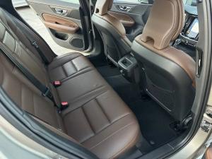 Grey Volvo V60 2020 in Jelgava, with an engine capacity of 2.00 L and mileage of 210 thousand km for 17900 €, photo 9 on AUTOMOTO.COM.LV