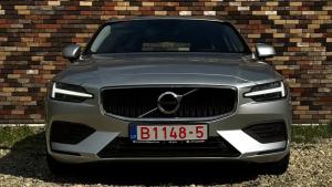 Pelēks Volvo V60 2020 Rīga, ar dzinēja tilpumu 2.00 L un nobraukumu 200 tūkst. km par 17400 €, foto 4 vietnē AUTOMOTO.COM.LV
