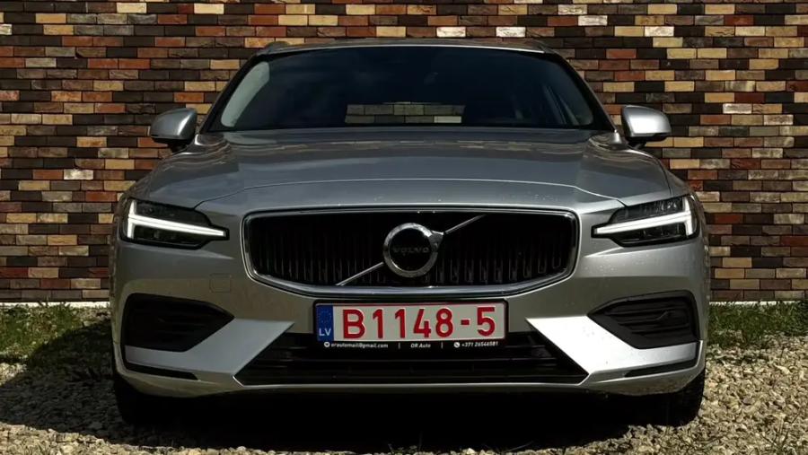 Pelēks Volvo V60 2020 Rīga, ar dzinēja tilpumu 2.00 L un nobraukumu 200 tūkst. km par 17400 €, foto 4 vietnē AUTOMOTO.COM.LV
