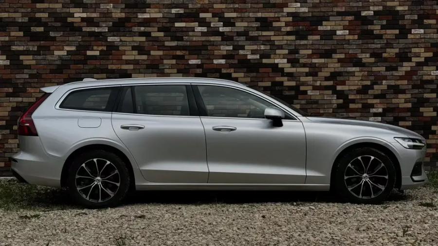Pelēks Volvo V60 2020 Rīga, ar dzinēja tilpumu 2.00 L un nobraukumu 200 tūkst. km par 17400 €, foto 6 vietnē AUTOMOTO.COM.LV