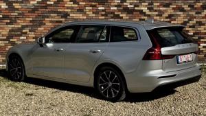 Pelēks Volvo V60 2020 Rīga, ar dzinēja tilpumu 2.00 L un nobraukumu 200 tūkst. km par 17400 €, foto 8 vietnē AUTOMOTO.COM.LV