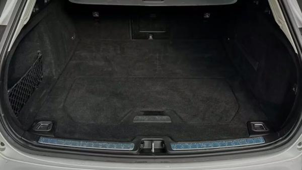 Grey Volvo V60 2020 in Riga, with an engine capacity of 2.00 L and mileage of 200 thousand km for 17400 €, photo 10 on AUTOMOTO.COM.LV