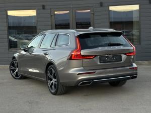 Pelēks Volvo V60 2020 Rīga, ar dzinēja tilpumu 2.00 L un nobraukumu 210 tūkst. km par 18950 €, foto 3 vietnē AUTOMOTO.COM.LV