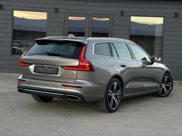 Grey Volvo V60 2020 in Riga, with an engine capacity of 2.00 L and mileage of 210 thousand km for 18950 €, photo 4 on AUTOMOTO.COM.LV