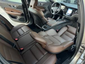 Pelēks Volvo V60 2020 Rīga, ar dzinēja tilpumu 2.00 L un nobraukumu 210 tūkst. km par 18950 €, foto 10 vietnē AUTOMOTO.COM.LV