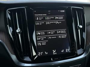 Pelēks Volvo V60 2020 Rīga, ar dzinēja tilpumu 2.00 L un nobraukumu 210 tūkst. km par 18950 €, foto 14 vietnē AUTOMOTO.COM.LV