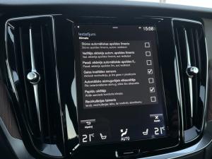 Pelēks Volvo V60 2020 Rīga, ar dzinēja tilpumu 2.00 L un nobraukumu 210 tūkst. km par 18950 €, foto 15 vietnē AUTOMOTO.COM.LV