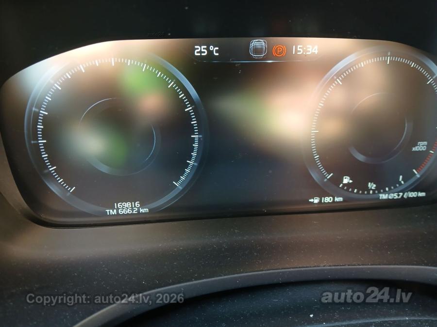 Grey Volvo V60 2020 in Tallinn, with an engine capacity of 2.00 L and mileage of 170 thousand km for 17990 €, photo 6 on AUTOMOTO.COM.LV