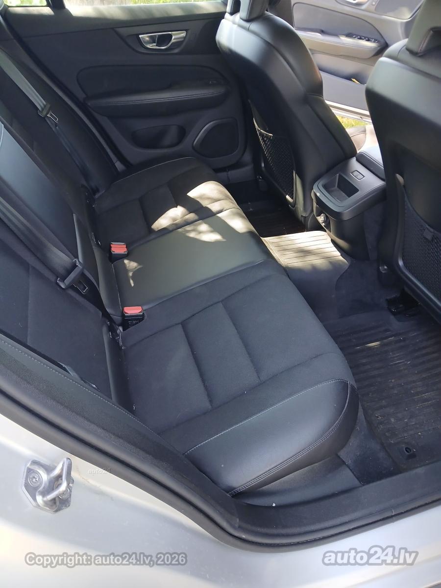 Grey Volvo V60 2020 in Tallinn, with an engine capacity of 2.00 L and mileage of 170 thousand km for 17990 €, photo 8 on AUTOMOTO.COM.LV